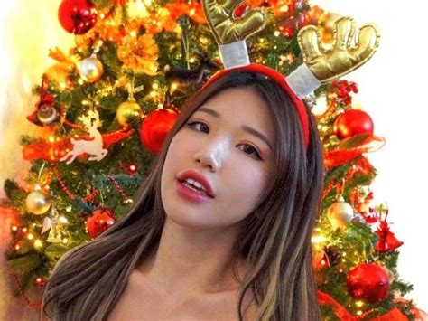 Siew Pui Yi Se Luce En El Outfit Total Black Perfecto Para La Primavera