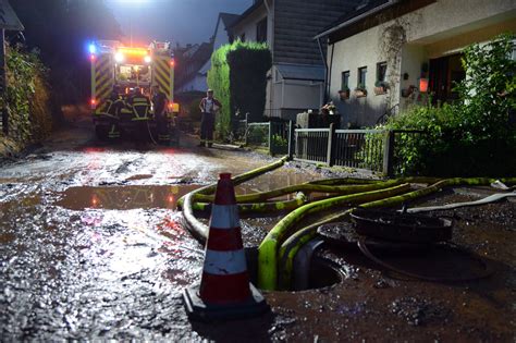 Trier Aufräumen Nach Schwerem Unwetter