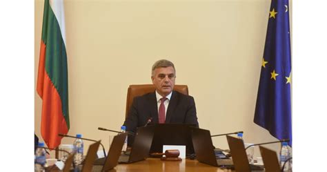 Премиерът Стефан Янев пътува към района на инцидента с МиГ 29 отложи заседанието на кабинета