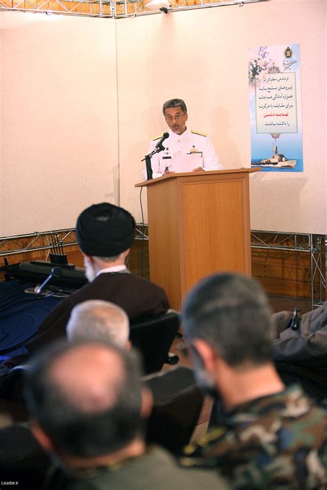 بازدید از نمایشگاه توانمندیهای علمی نیروی دریایی ارتش در نوشهر Leader Ir