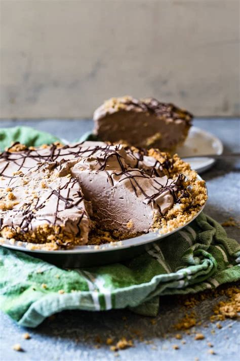 Chocolate Cream Pie With Graham Cracker Crust