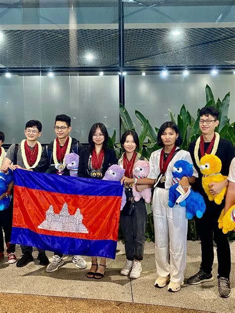 មោទនភាពកម្ពុជា សិស្សសាលាអន្តរជាតិ ស៊ី អាយ អេ ហ្វឺសត៍ ចំនួន៥រូប ក្នុងចំណោមសិស្សជាង ១