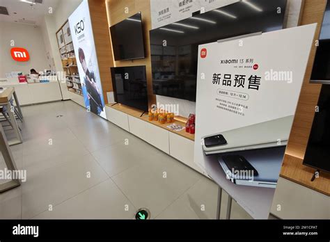 Shanghai China December 13 2022 Customers Experience Xiaomis New