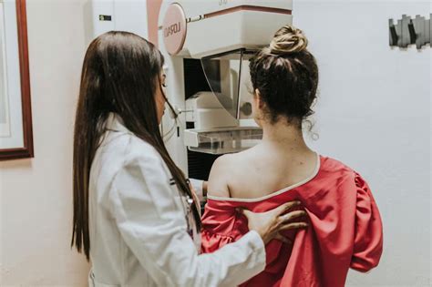 Clinical Breast Exams Vs Screening Mammograms Key Differences