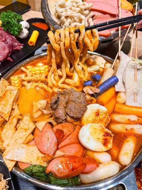 Những quán lẩu ngon rẻ mà dân văn phòng TP HCM quen chân sau giờ tan tầm