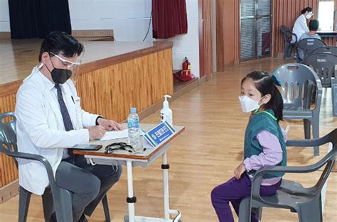 검진버스 운영하는 재활병원 격오지 학생 위해 달립니다