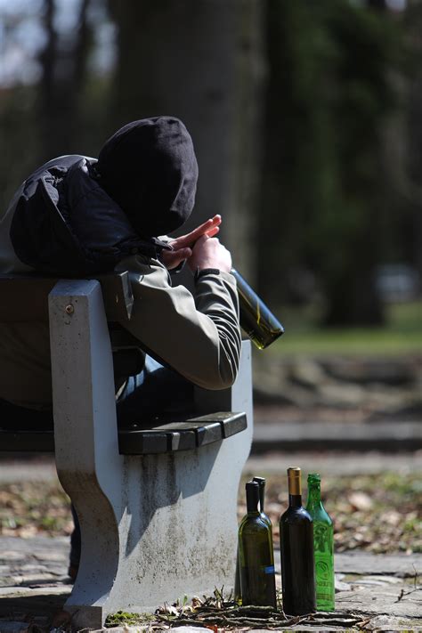 Dveletni Vnuk Babici Babi Ne Piva