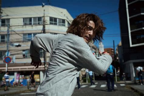 そっちが狂ってんなら、こっちも狂うしかねぇんだよ！柳楽優弥主演『ガンニバル』シーズン2ティザー予告