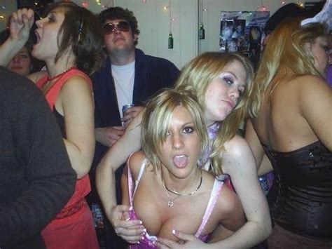 Wild Party Girlfriends Drunk And Fucking Trashed Porn Pictures Xxx