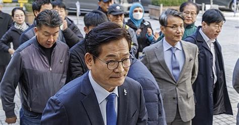`돈봉투 의혹` 송영길 징역 9년 구형…재판서 모든 혐의 부인