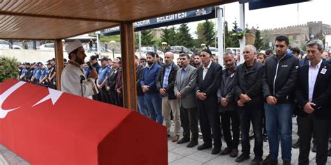 Balıkesir de silahla vurulan polis memuru Erzurum da toprağa verildi
