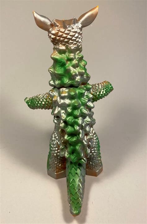 Gyango Ultraman Kaiju Monster Sofubi Bullmark And B Club 4628666244