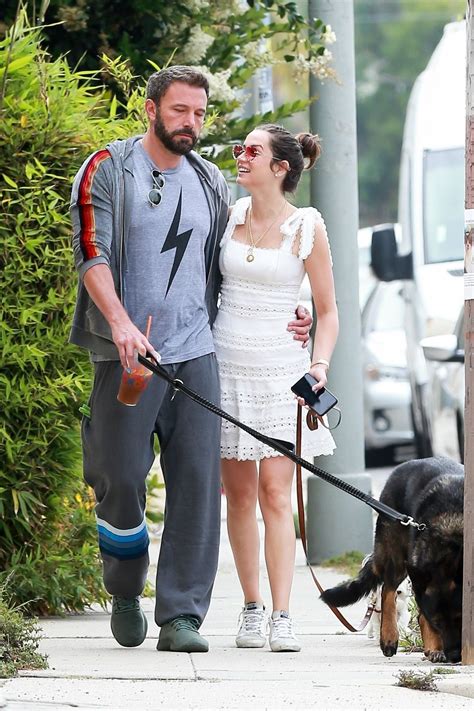 Ben Affleck And Girlfriend Ana De Armas Enjoy Romantic Beach Walk Artofit