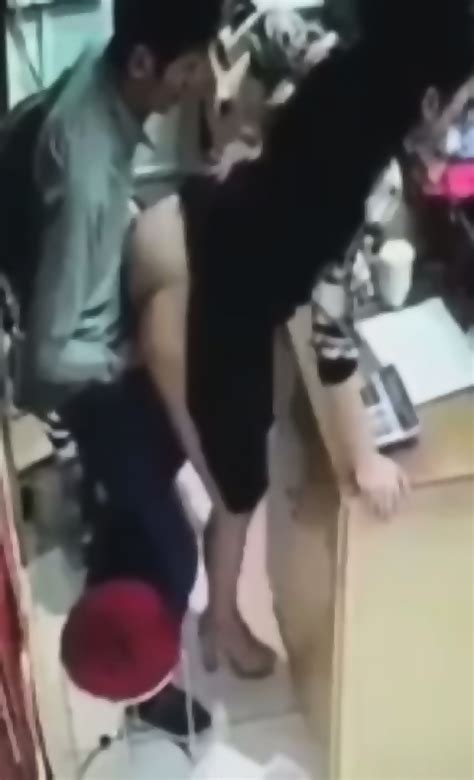 Pakistani Shopkeeper Sex With A Customer In Shop Recorded By Cctv🔥