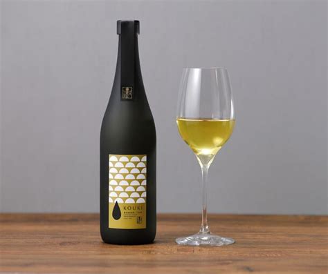 創業100周年を迎えた、福岡八女の老舗お茶屋四代目の101年目の茶レンジ「最高級深蒸し八女茶ボトリングティー Kouki」12月10日販売開始
