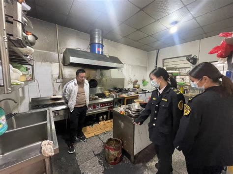 突击夜查！“舌尖安全”
