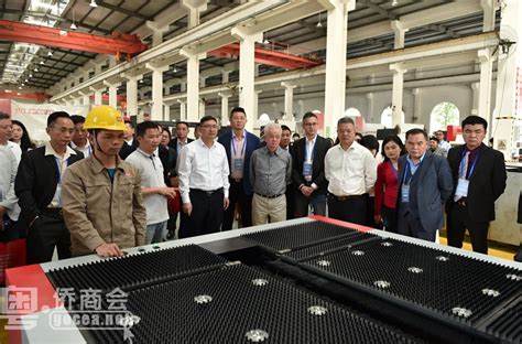 广东侨商粤西行代表团考察信宜 冀望与信宜市侨商会加强合作交流