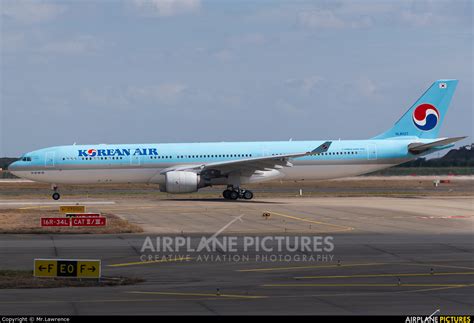 Hl8027 Korean Air Airbus A330 300 At Shanghai Pudong Intl Photo