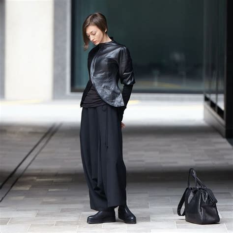 Looq Designermode Womens Fashion Inspiration Black Fashion Edgy Fashion