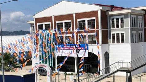 Devlet Binası Akpnin Parti Bayraklarıyla Süslendi Siyaset Haberleri