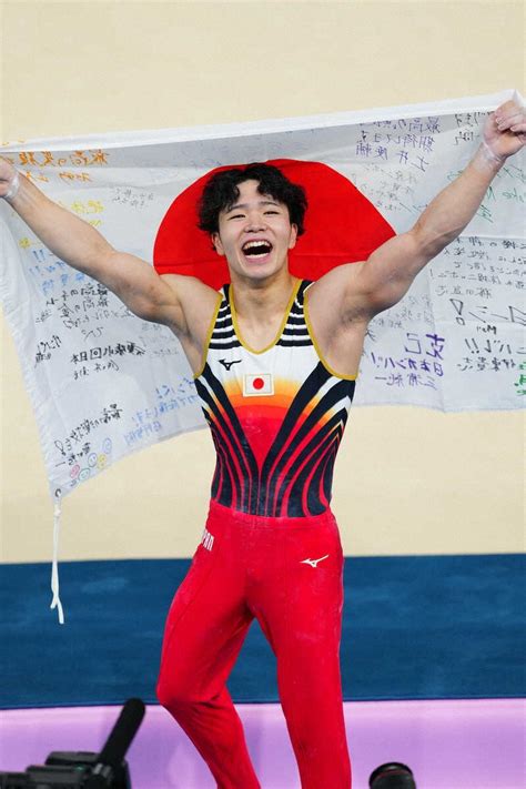 体操・岡慎之助金メダルに深夜の列島が感動 「凄い戦い」「かわいい」「努力思うと泣ける」― スポニチ Sponichi Annex スポーツ