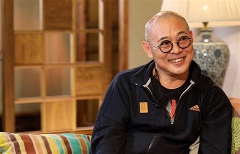 55歲李連杰近照曝光，剃去白髮重煥精神，網友：功夫皇帝回來了！ 每日頭條