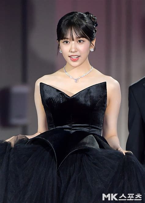 안유진 ‘설레는 크리스마스 매일경제