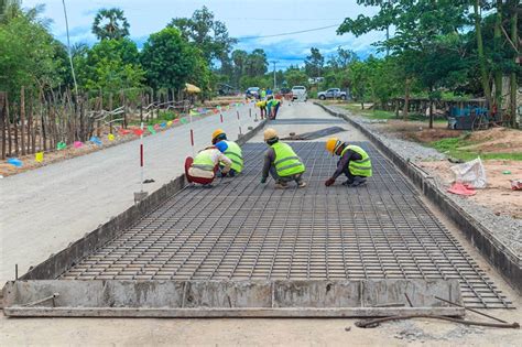 ក្រសួងអភិវឌ្ឍន៍ជនបទប្តេជ្ញាធ្វើផ្លូវកៅស៊ូ និងបេតុងនៅជនបទឲ្យបាន ៧៥ភាគរយនៅឆ្នាំ២០៣០