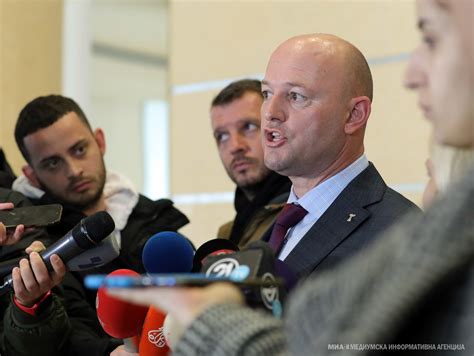 Абази оформи предмет за „бомбите“ на Боки 13