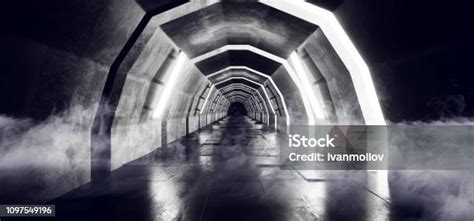 과학 Fi 미래의 현대 그런 지 콘크리트 반사 타일 장판된 연기 안개 어두운 외계인 타원형 터널 쪽 빛 배경 흰 빛나는 3d 렌더링 0명에 대한 스톡 사진 및 기타 이미지