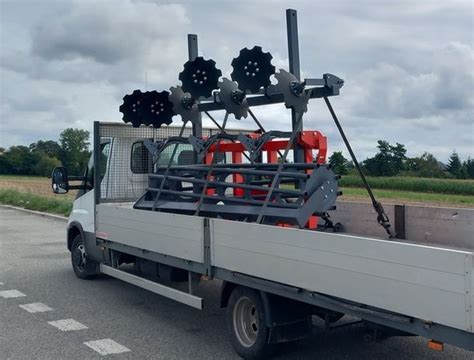 Przeładowany pojazd marki IVECO Wojewódzki Inspektorat Transportu Drogowego w Kielcach