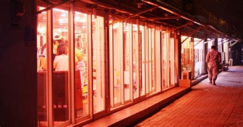 성매매 단속하며 ‘찰칵…여성 알몸 단톡방에 공유한 경찰