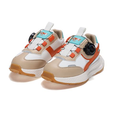 跑步鞋儿童儿童跑步鞋大山谷图库