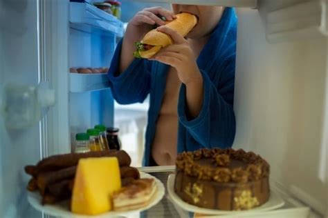 Nutricionista fala sobre o hábito de comer de madrugada Jornal de Itatiba