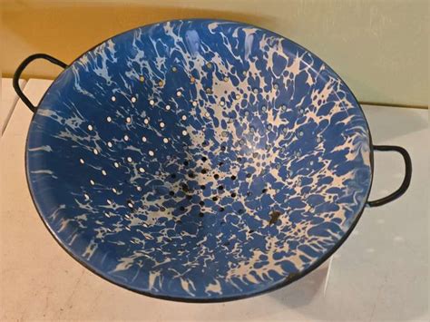 Antique Blue And White Swirl Graniteware Collander Northern Kentucky