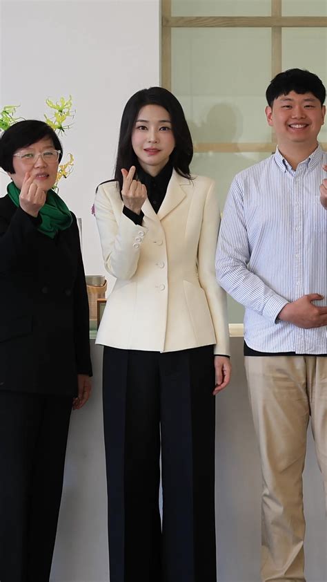 김건희 여사 환경·동물보호 활동가와 오찬 김건희 환경 동물 활동가 중앙일보 Joongangilbo 중앙일보