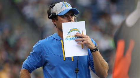 Chiefs Vs Chargers Nfl Odds Pick Prediction Sunday Night Footballs