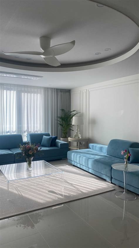 아뜰리에복 현관부터 화사하게🌱 확장감을 주기위해 타일과 가구 색감을 통일해 주었어요 현관인테리어고급리모델링프렌치중문중문인테리어홈