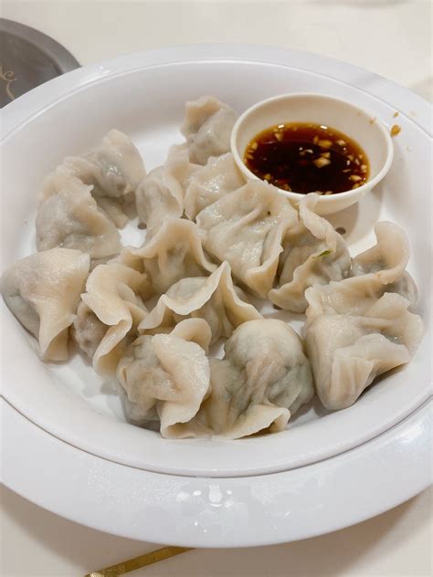 东北老妈饺子馆店に入るとそこは中国だったカオスな店内で食べる餃子フアイクワン パクチー苦手りとるみいのバンコクライフ