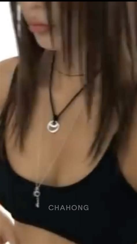 차홍룸 강남점 김다래 레이어드펌 레이어드컷 멋쁨••••이라는걸 갖추기엔 이 스타일이 제격 💥 ⠀ 어느 기장에서나 턱선부터 춉 춉 춉 날렵하게 떨어지는 하이레이어드컷