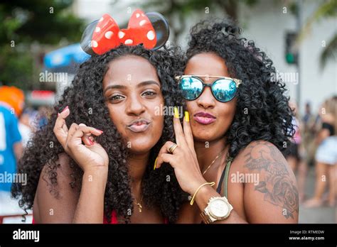 Rio De Janeiro February 11 2017 Young Brazilians Celebrate Carnival