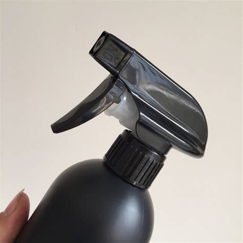 500ml 빈 스프레이 병 검은 플라스틱 라운드 어깨 디자인 물 분무기 안개 스프레이와 리필 병 청소 도구 응급 처치 키트