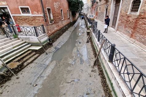 Italy Famous Venice Canals Left Dried Up And Muddy Amid Drought Fears
