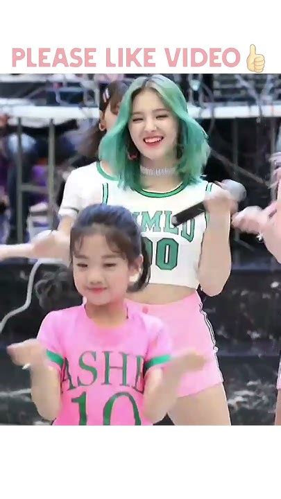 Queen Of South Korea Nancy Momoland 😍 Whatsapp Status Full Screen