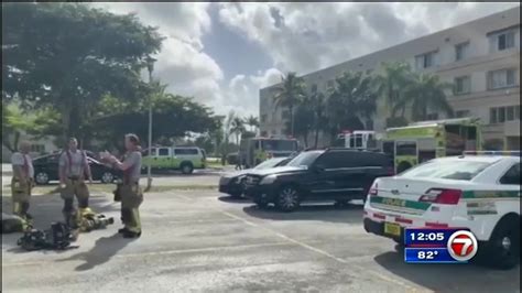 2 Hurt After Flames Break Out In Sw Miami Dade Apartment Wsvn 7news