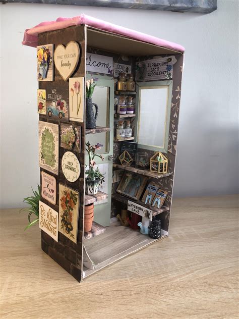Mini Flower Shop In A Shoebox Scrolller