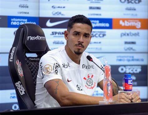 Novo Reforço Do Corinthians Veríssimo Fala Sobre Passagem No Santos