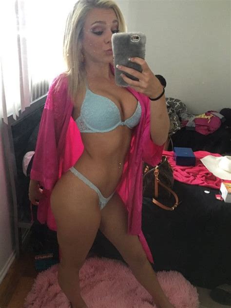 Tight Body Mature Win223