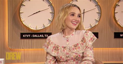 Snl Star Chloe Fineman Joins Drew To Discuss Her Spot On Impression