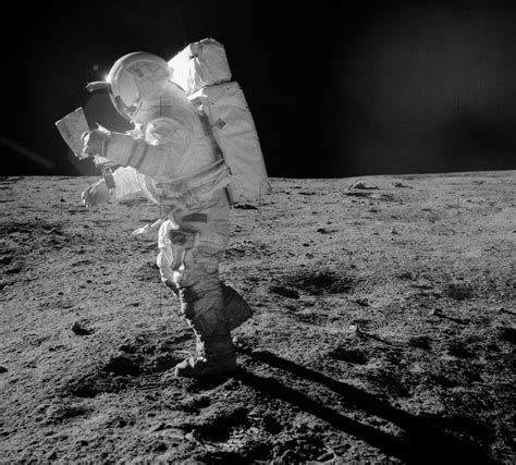 Ufos And Beyond Apollo 14 Astronaut Ed Mitchell Is Looking Up Nbc News
